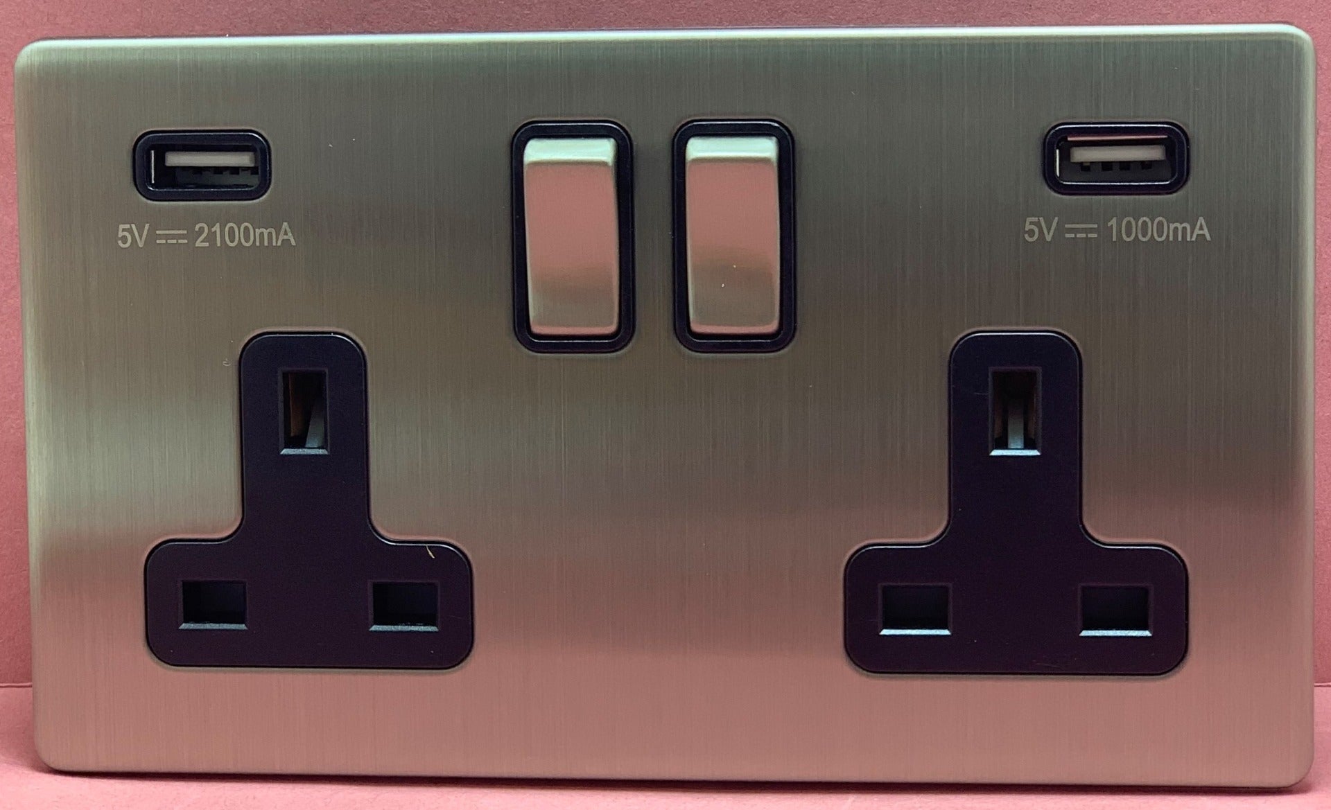 Quadrant Screwless 13A 2 Gang Switched Socket with combined 3.1 Amp USB ...