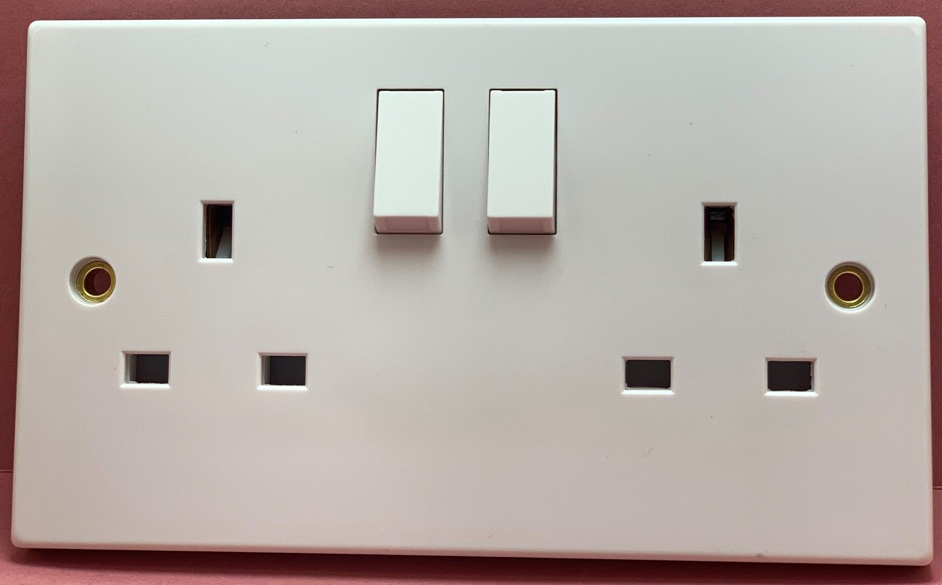 Quadrant XL Twin Switched Socket Dp 13A - QXL410